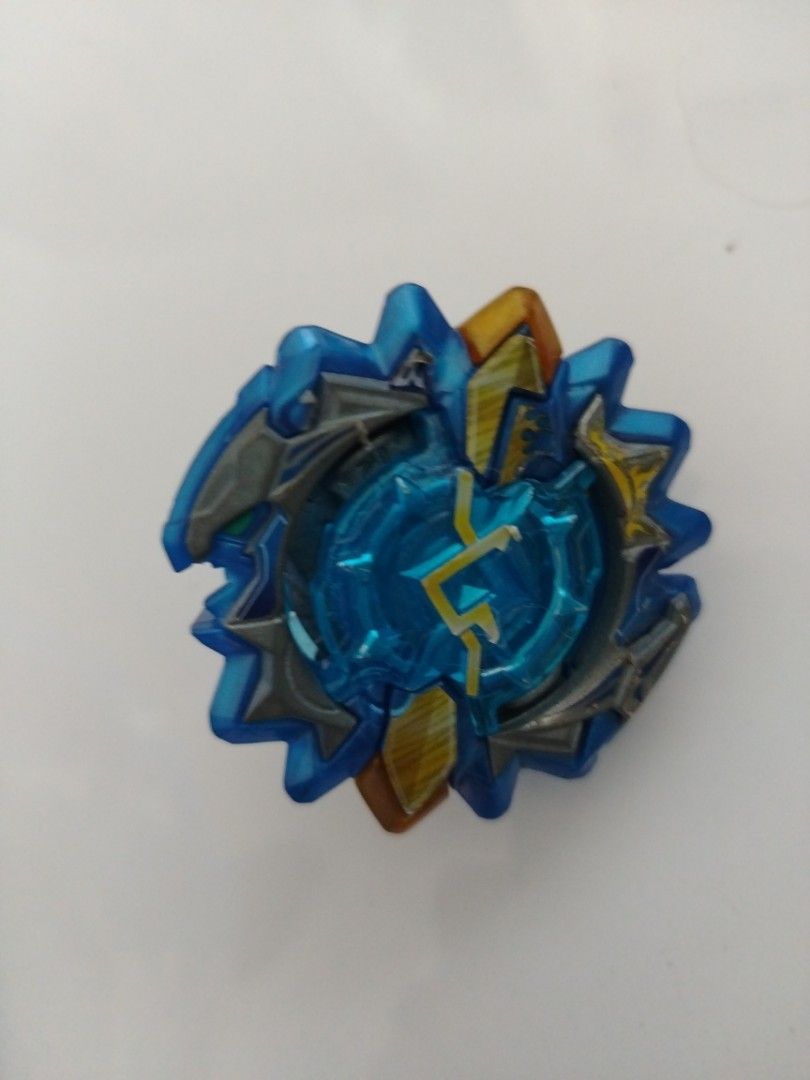 Beyblade left apollos (full bey), Hobbies & Toys, Toys & Games on Carousell