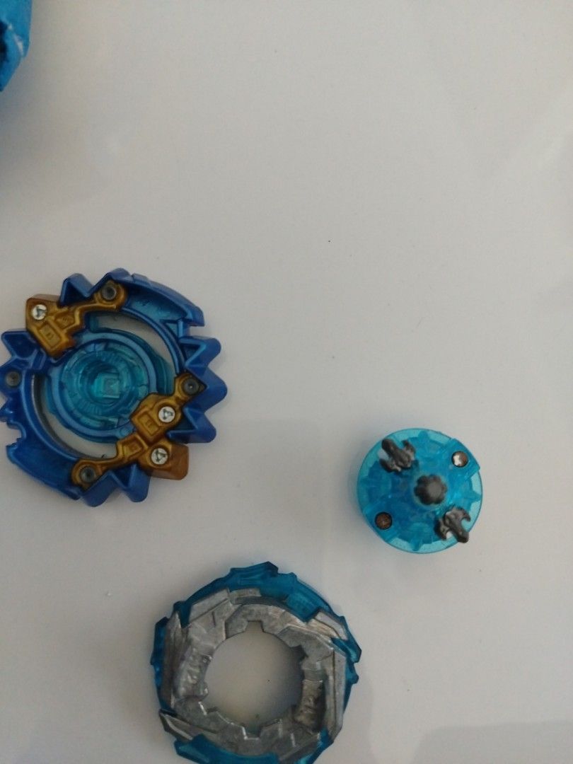 Beyblade left apollos (full bey), Hobbies & Toys, Toys & Games on Carousell