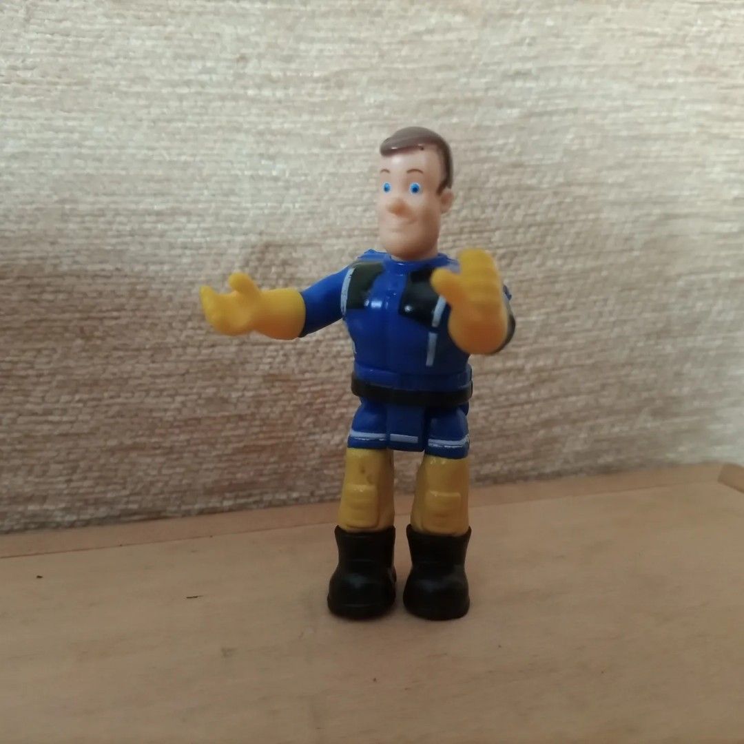 Figure Fireman SAM, Toys & Collectibles, Mainan di Carousell
