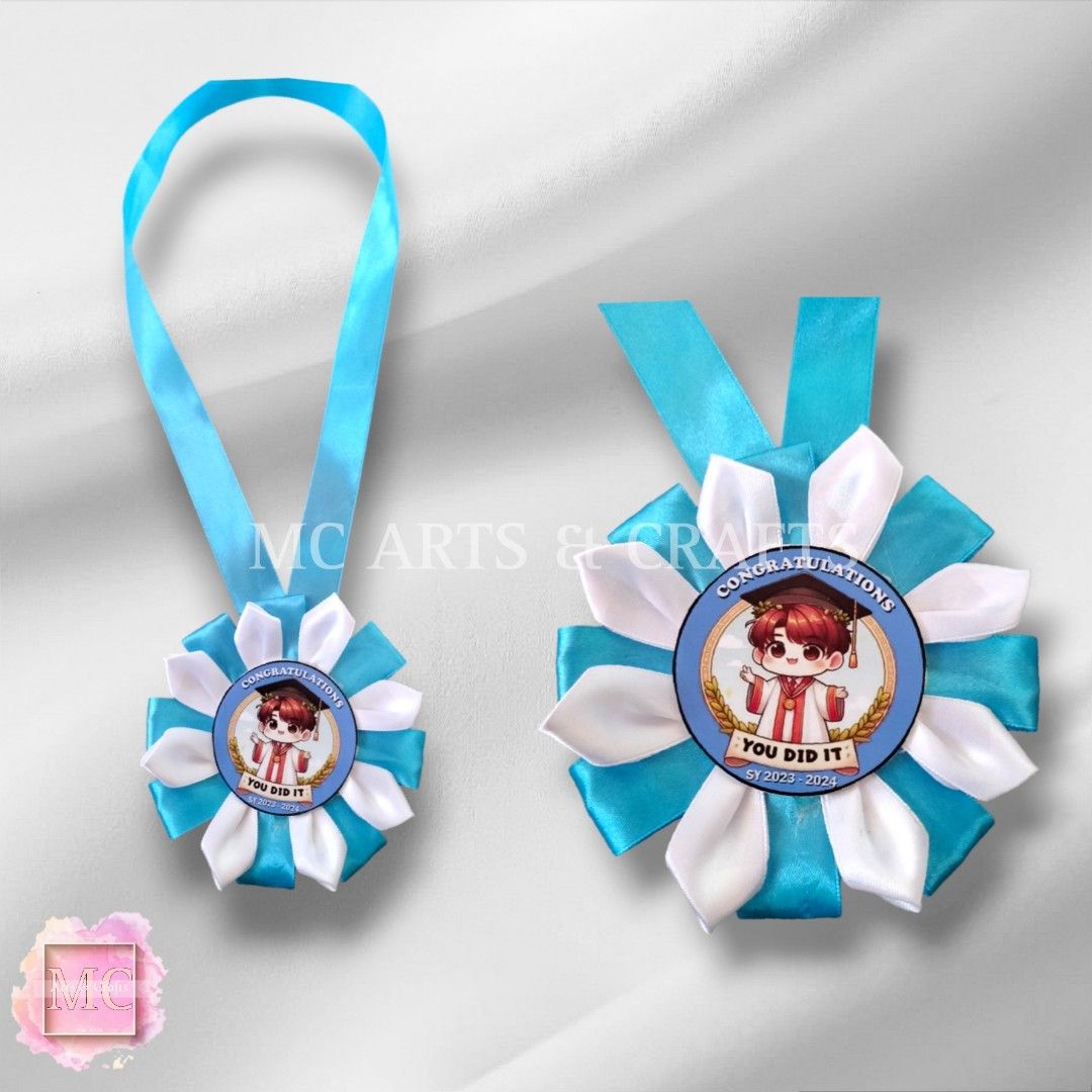 GARLAND / LEI FOR GRADUATION, Hobbies & Toys, Stationary & Craft ...