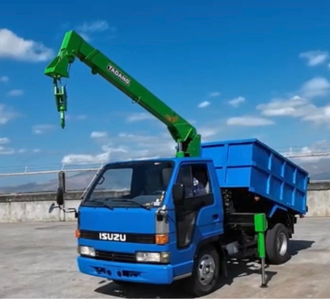 Isuzu elf boom truck minidump, Commercial & Industrial, Construction ...