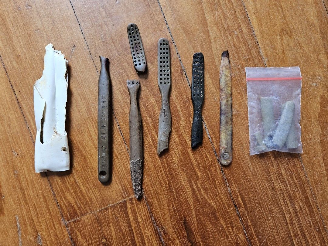 Lot of Japanese WW2 toothbrushes and case marked with "for use by the ...