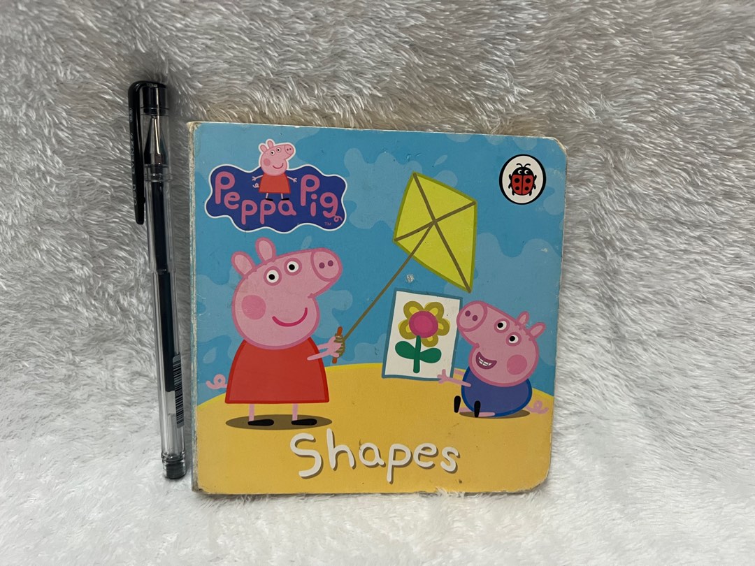 Peppa Pig Shapes Board Book, Hobbies & Toys, Books & Magazines ...