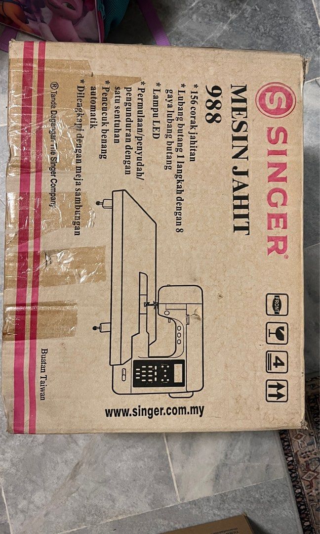 Singer Sewing Machine 988, Hobbies & Toys, Stationery & Craft, Craft ...