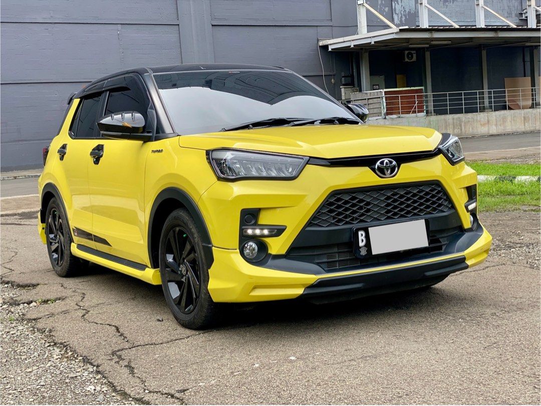 TOYOTA RAIZE GR SPORT TWO TONE AT 2022 KUNING, Mobil & Motor, Mobil ...