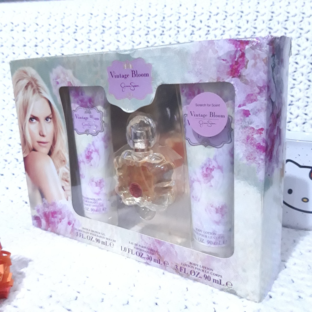 VINTAGE BLOOM JESSICA SIMPSON GIFT SET, Beauty & Personal Care, Bath ...