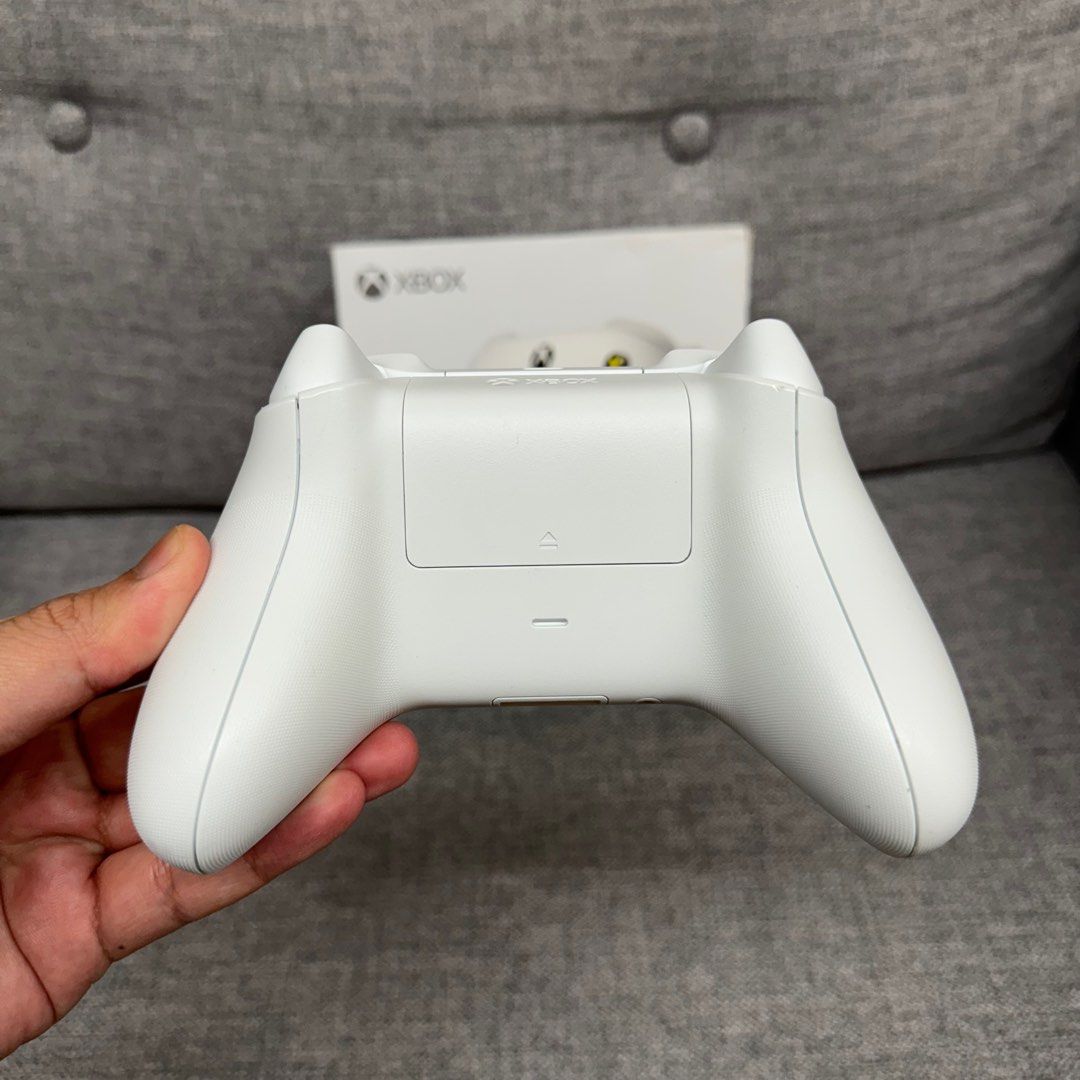 Xbox Series S X Controller Robot White, Video Gaming, Gaming Accessories, Controllers on Carousell