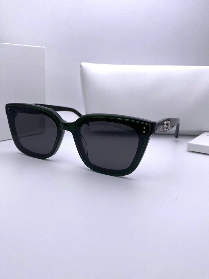 2024 Gentle Monster Tote, 男裝, 手錶及配件, 眼鏡 - Carousell