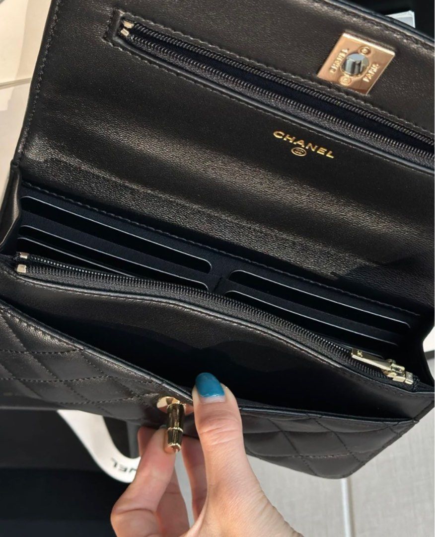 現貨 香奈兒 ️台灣 專櫃還買不到 最新款 Chanel 24P 水鑽手柄 WOC 風琴包 容量比普通的woc大 , 名牌精品, 精品包與皮夾在旋轉拍賣
