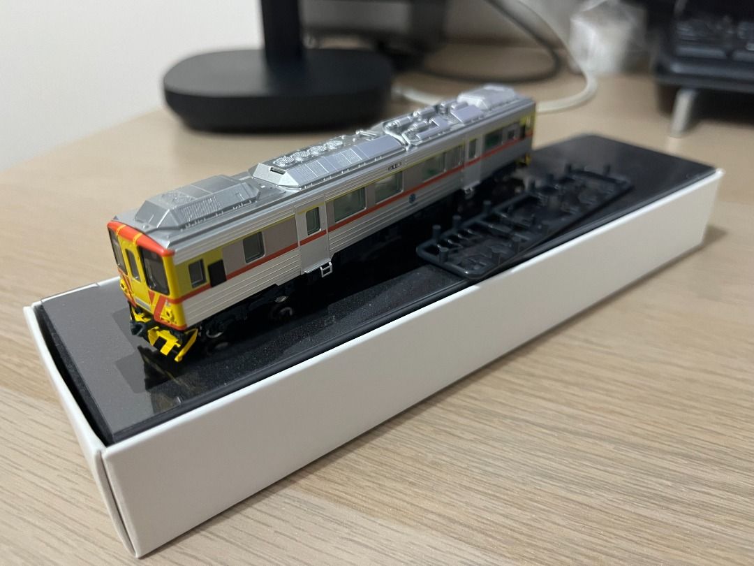 [全新] 三鶯重工 (Sanying) 台鐵 DR1000 有頭尾燈，無動力車卡 #2, 興趣及遊戲, 玩具 & 遊戲類 - Carousell