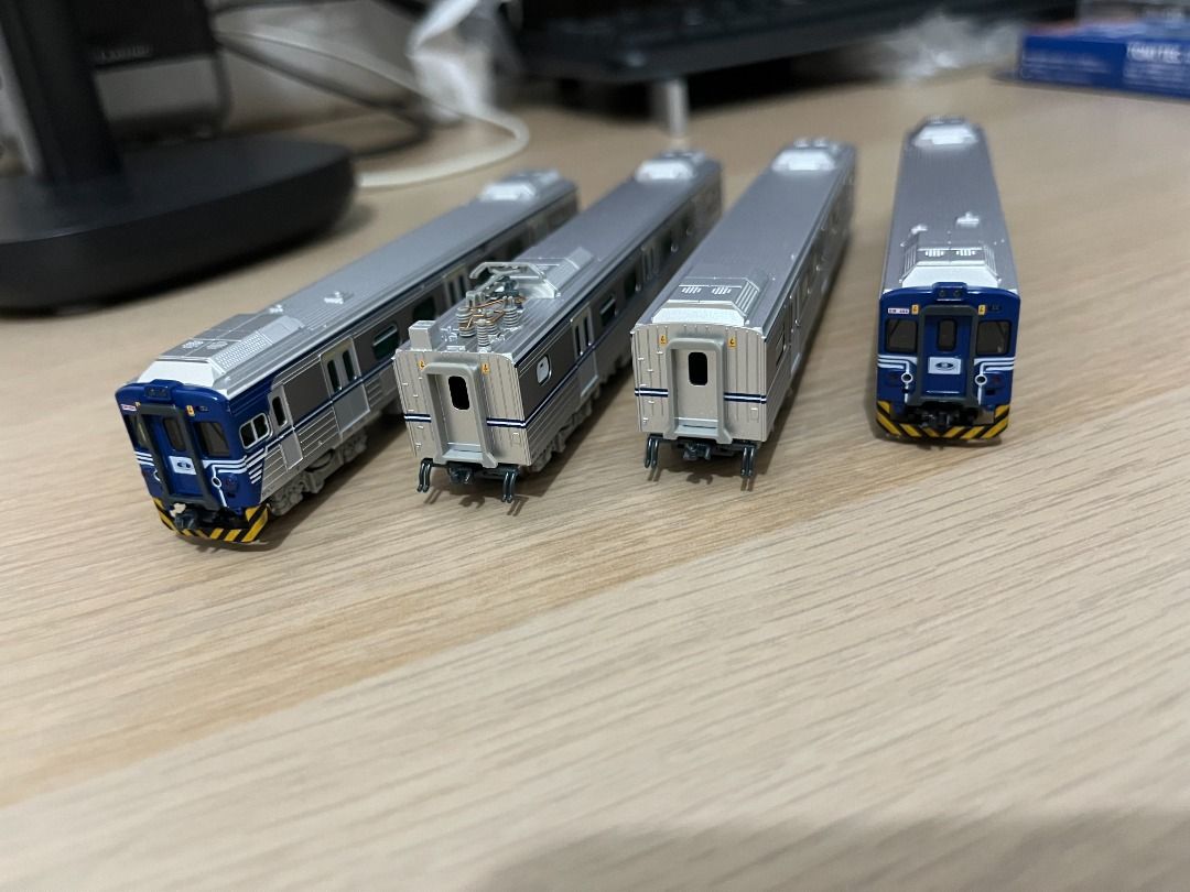[全新] 三鶯重工 (Sanying) 台鐵 EMU600 無階化 4 輛基本組 連 Tomix S140 路軌 8 條, 興趣及遊戲, 玩具 & 遊戲類 - Carousell