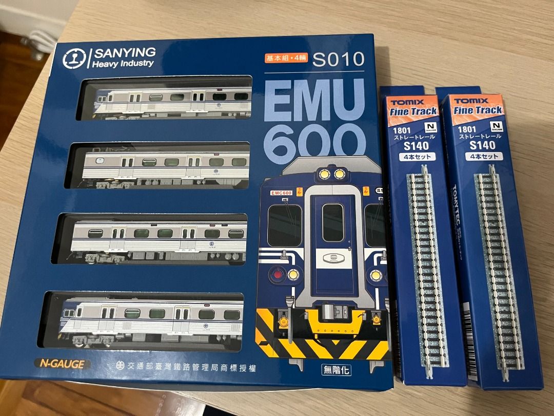 [全新] 三鶯重工 (Sanying) 台鐵 EMU600 無階化 4 輛基本組 連 Tomix S140 路軌 8 條, 興趣及遊戲, 玩具 & 遊戲類 - Carousell