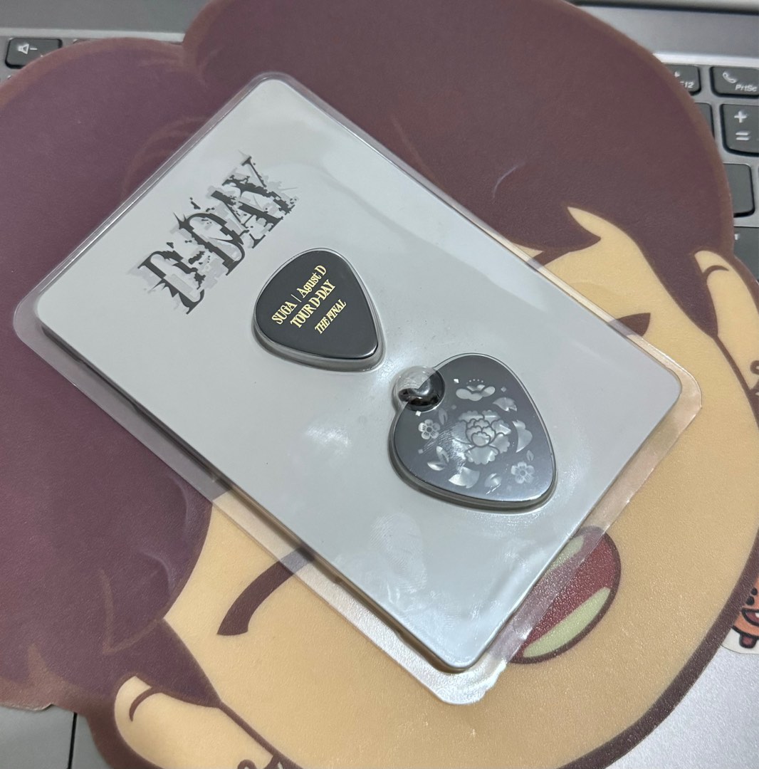 AGUST D D-DAY TOUR PICK SET_THE FINAL, Hobbies & Toys, Memorabilia ...