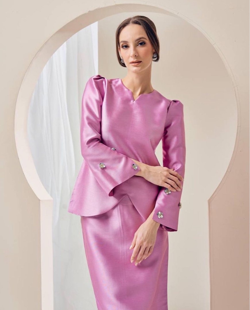 Dewi Diary Luxe Raya 2023, Women's Fashion, Muslimah Fashion, Baju ...