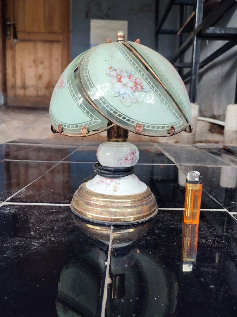 Lampu meja jadul, Antik, Furnitur di Carousell