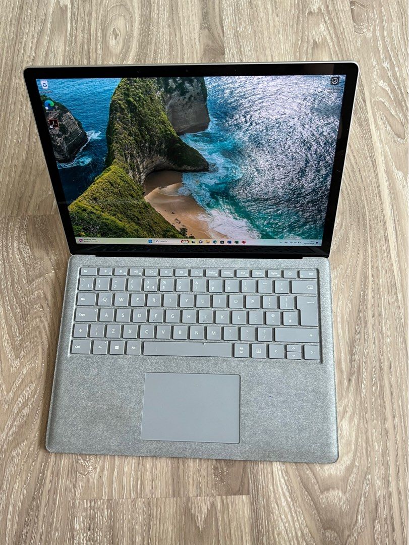 Microsoft Surface Laptop Ultrabook | 13.5” 2K Touchscreen | i5-7300 8GB ...