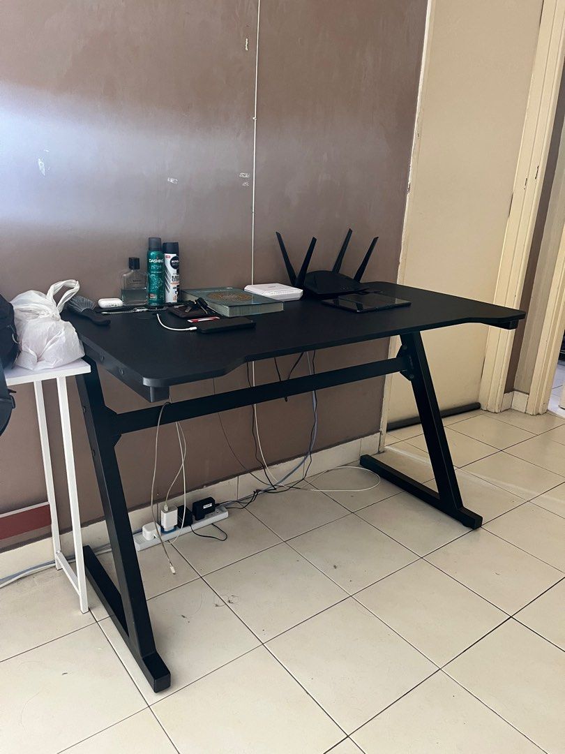 Pc gaming table / Meja pc gaming, Furniture & Home Living, Furniture ...