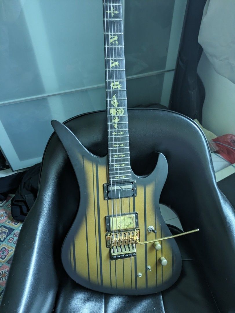 Schecter Synyster Gates Custom S in Satin Gold Burst w/case, Hobbies ...