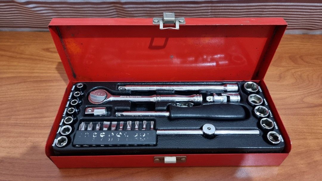 Takagi Gisuke S-500 Socket Wrench Set, Furniture & Home Living, Home ...