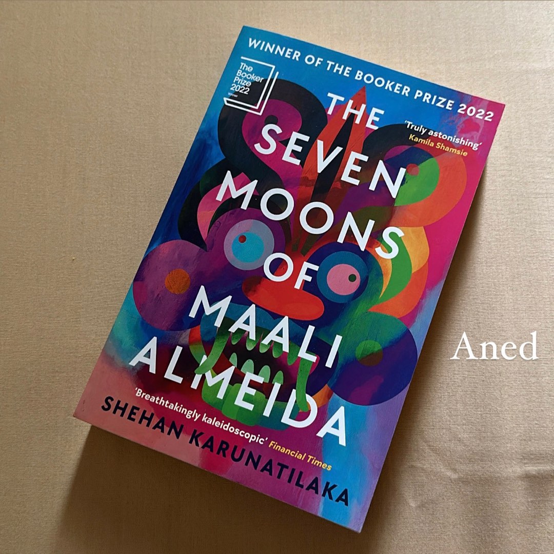 The Seven Moons of Maali Almeida - Shehan Karunatilaka, Buku & Alat Tulis, Buku di Carousell