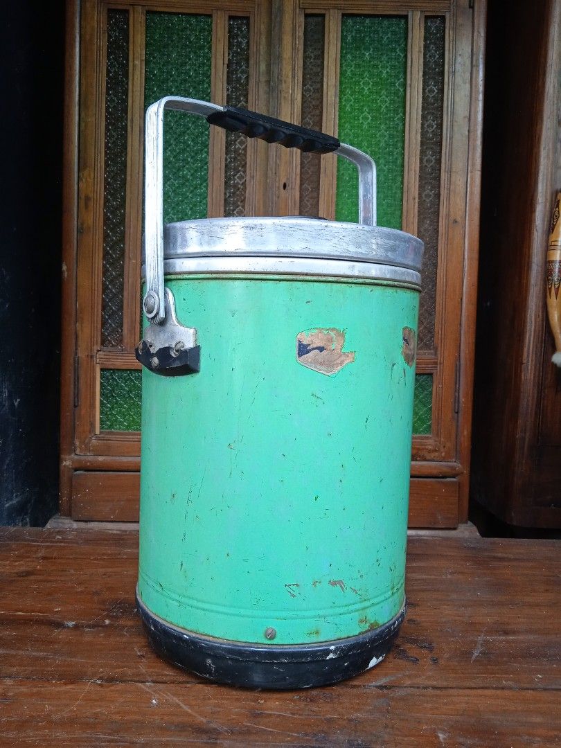 Thermos ES Jadul es lilin vintage pajangan dekorasi, Antik, Furnitur di ...