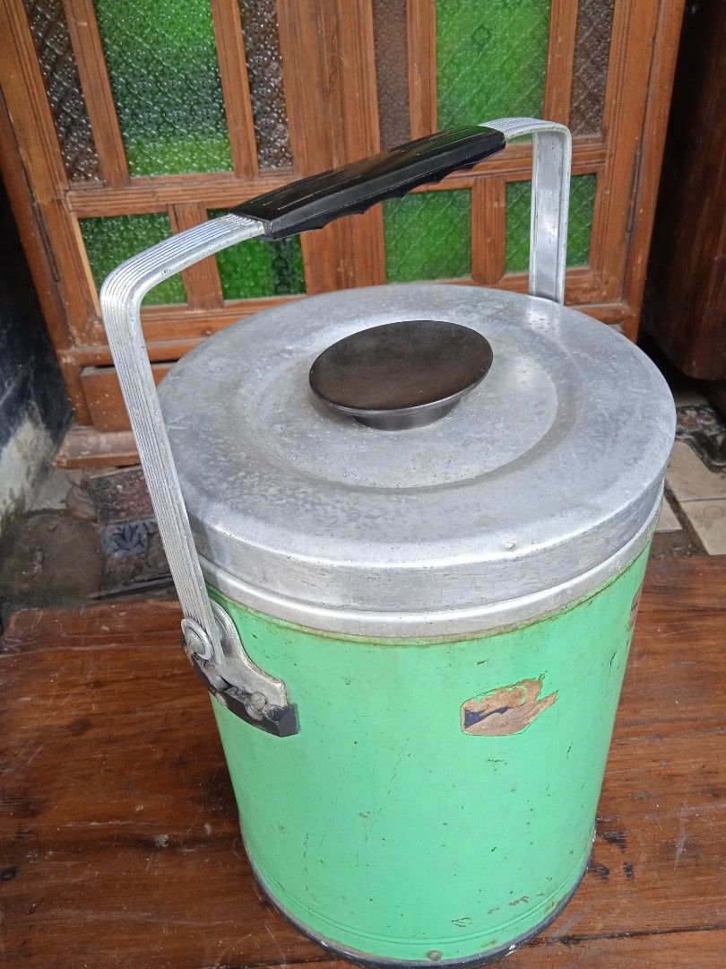 Thermos ES Jadul es lilin vintage pajangan dekorasi, Antik, Furnitur di ...