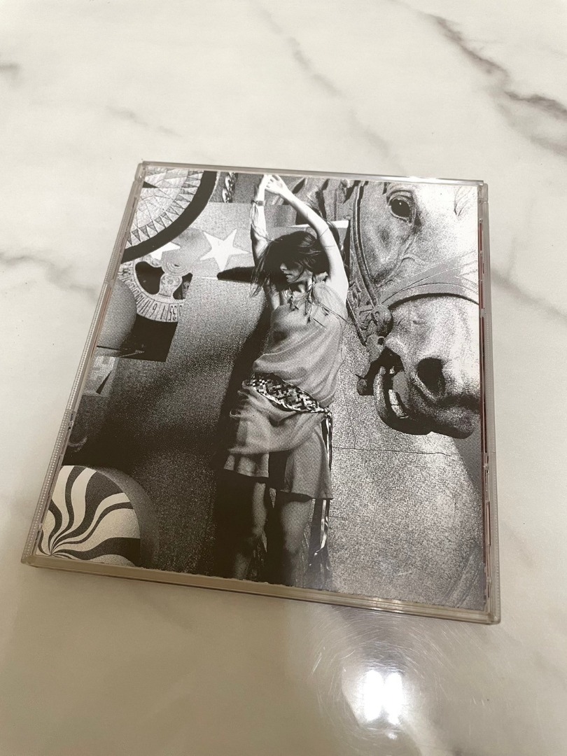 「WEI」 二手 CD 早期 【陳慧琳 愛情來了】如圖出售, 書籍、休閒與玩具, 樂器、音樂相關, CD、DVD在旋轉拍賣