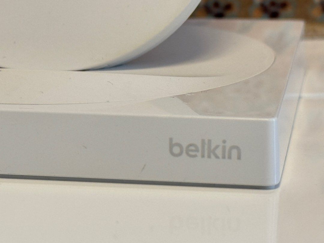 Belkin F7U094 Black 7.5W BoostCharge Wireless Charging Stand無線充電底座, 手提 ...