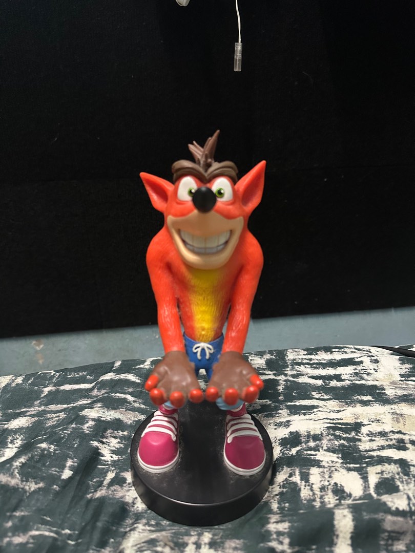 Crash controller holder, Hobbies & Toys, Toys & Games on Carousell