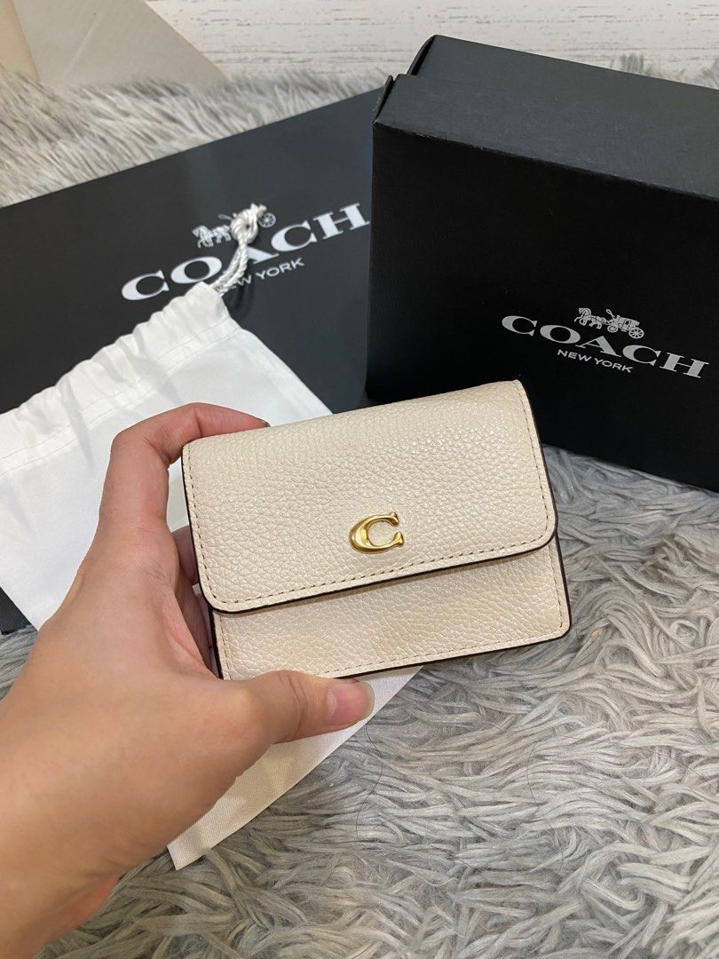 Coach Essential Half Flap Card Case, Women's Fashion, Bags & Wallets ...