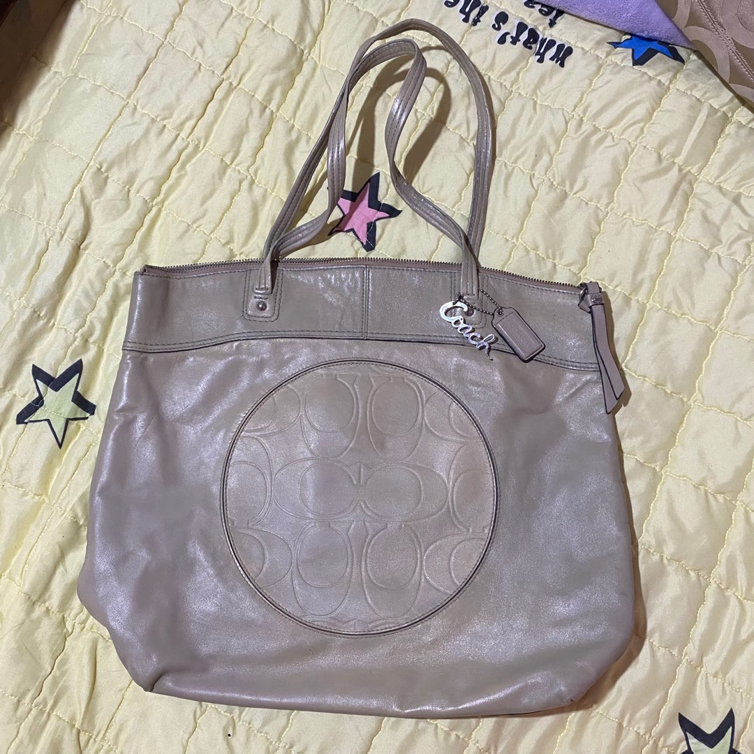 Coach Laura Tote Bag, Women's Fashion, Bags & Wallets, Tote Bags on ...
