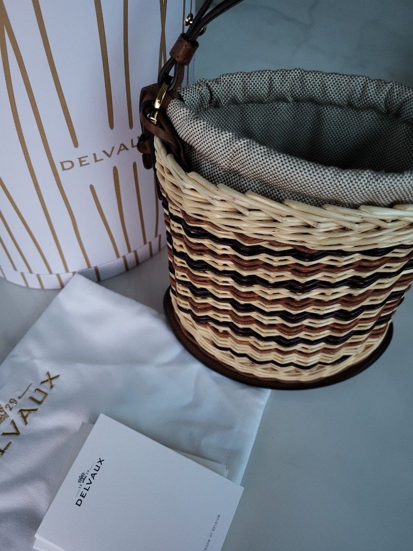 Delvaux wicker pin mini bucket, 名牌, 手袋及銀包 - Carousell