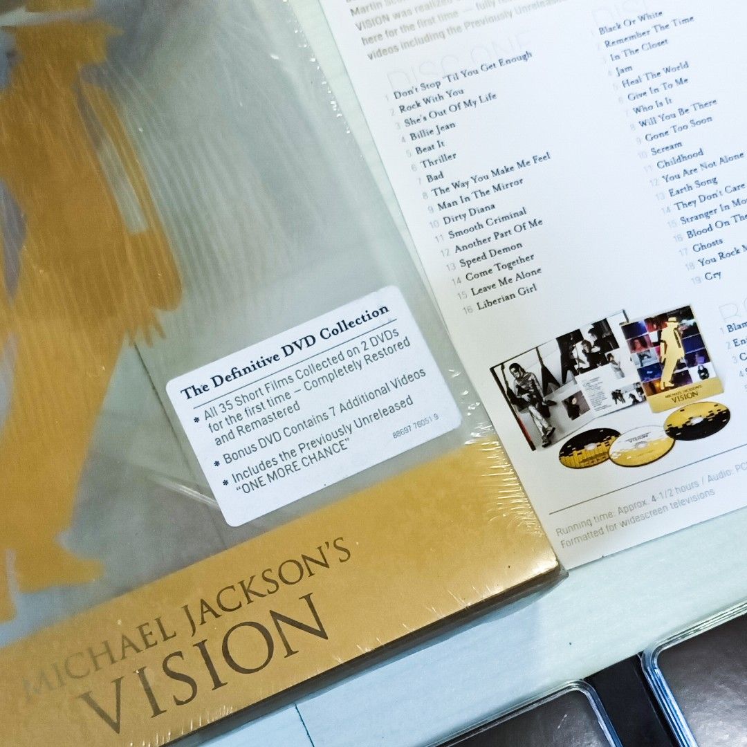 MICHAEL JACKSON DVD SET: 3-DISC THIS IS IT, 3-DISC VISION + BOOKLETS ...