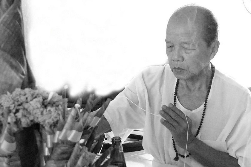 Archan Monak Palakit 2 Tail Lizard Be 2545 ~ Thai Amulets, Hobbies ...