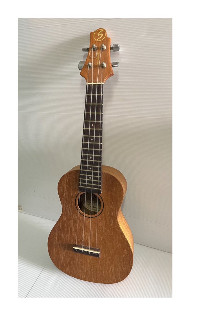 Rare Greg Bennett UK-50 Ukulele Concert Size (UK50 ), Hobbies & Toys ...