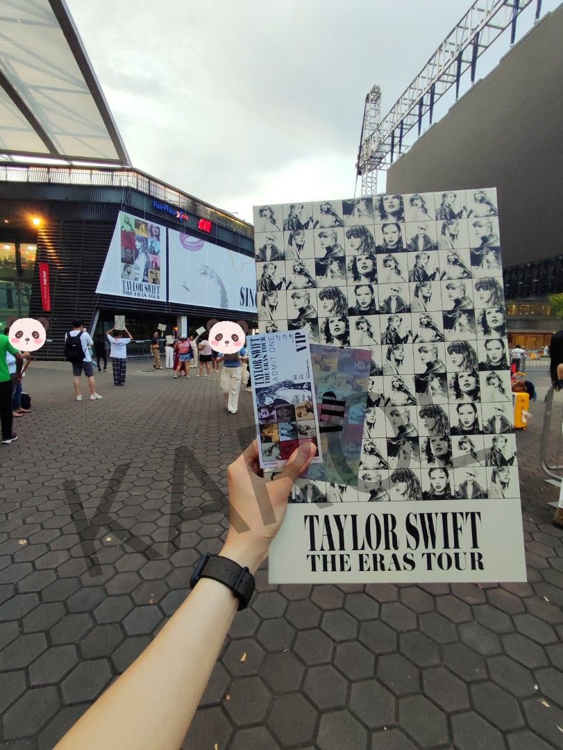 TAYLOR SWIFT VIP MERCH, Hobbies & Toys, Memorabilia & Collectibles, Fan ...