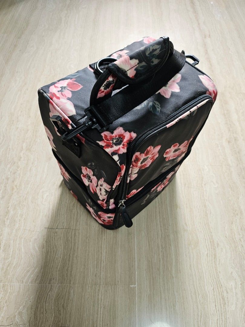 V-Coool Double Layer Breastmilk Cooler Bag & Medela Cooler Bag, Babies & Kids, Nursing & Feeding ...