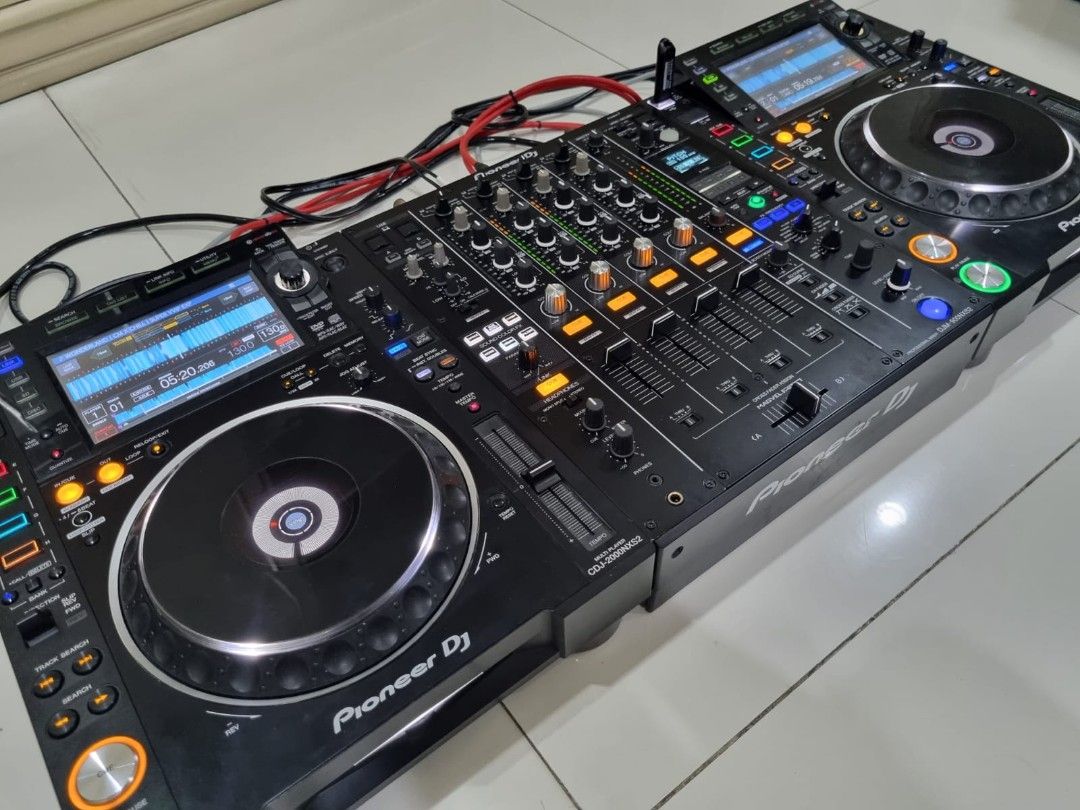 Alat DJ Pioneer CDJ 2000 Nexus 2 (x2) + DJM 900 NEXUS2 Touchscreen Set Club CDJ 2000NexusMK2 ...