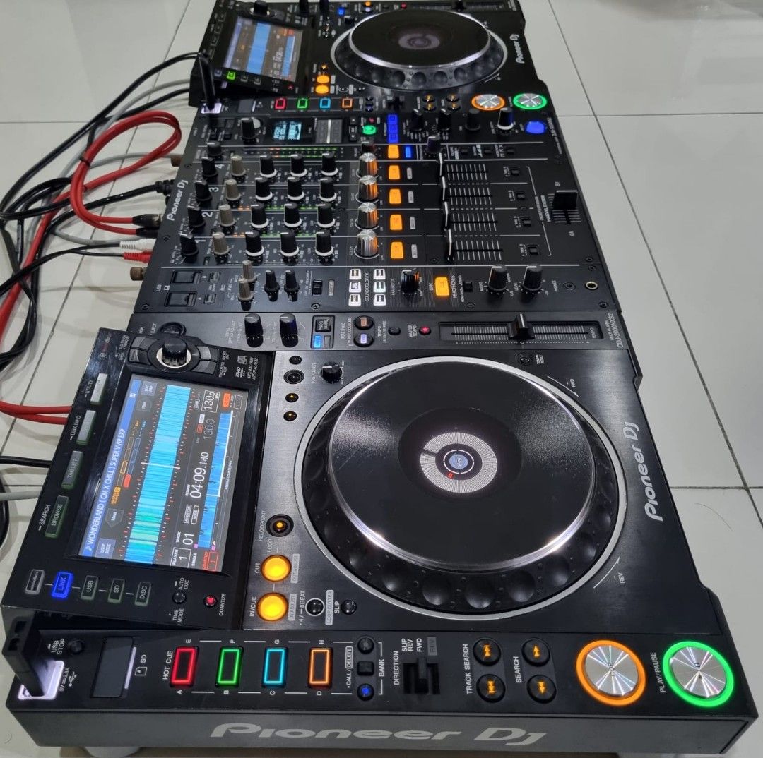Alat DJ Pioneer CDJ 2000 Nexus 2 (x2) + DJM 900 NEXUS2 Touchscreen Set ...