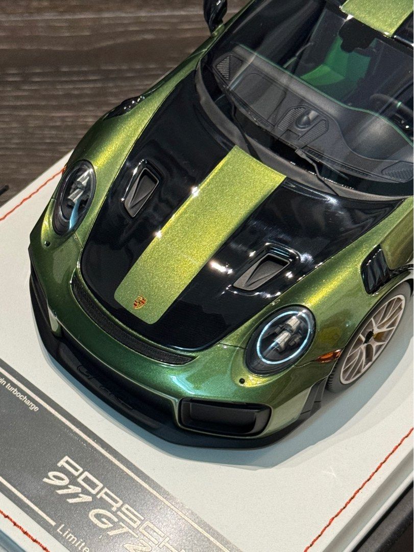 Dino Model 1/18 Porsche 911 GT2 RS ( PTS Pyton Green Chromoflair) only ...