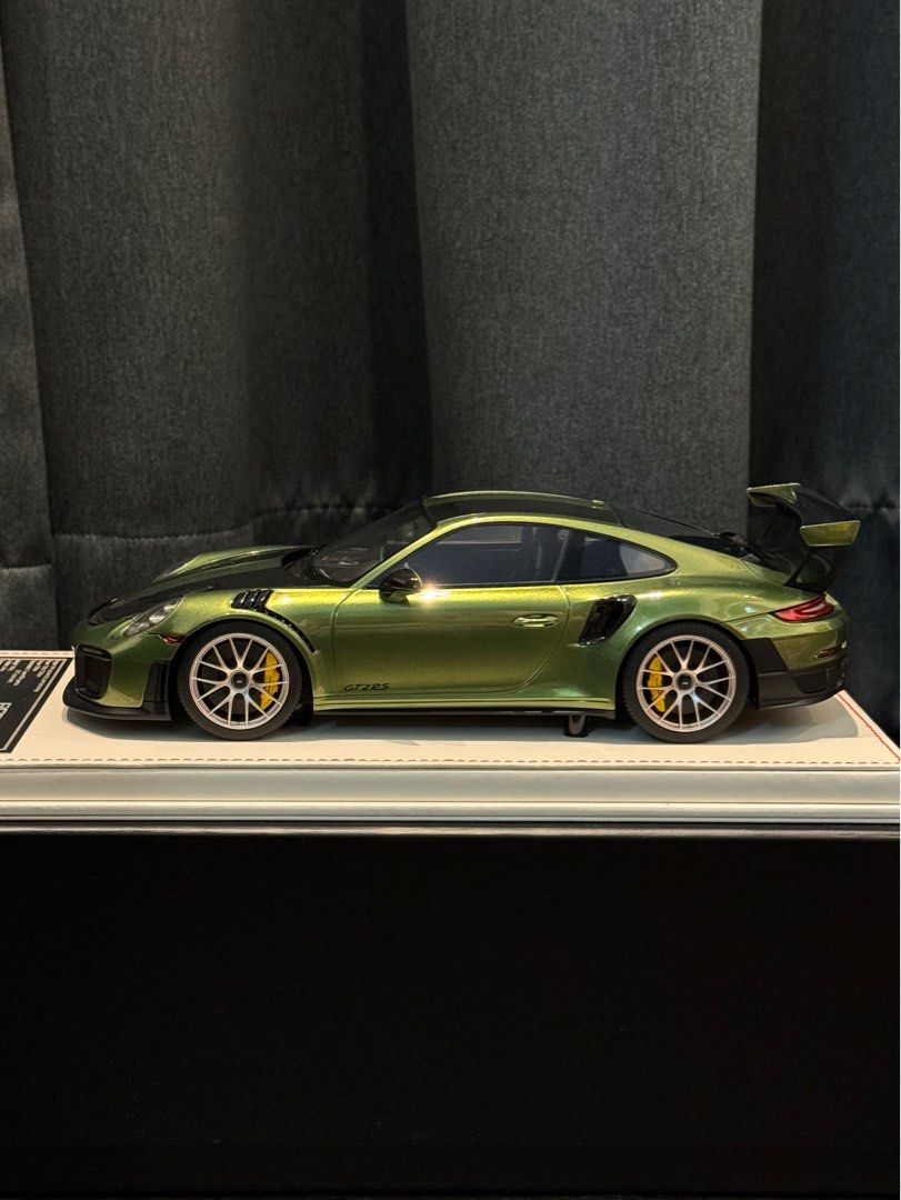 Dino Model 1/18 Porsche 911 GT2 RS ( PTS Pyton Green Chromoflair) only ...