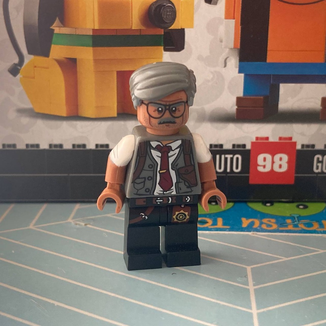 Lego 71017 Commissioner Gordon Minifigure, Hobbies & Toys, Toys & Games ...