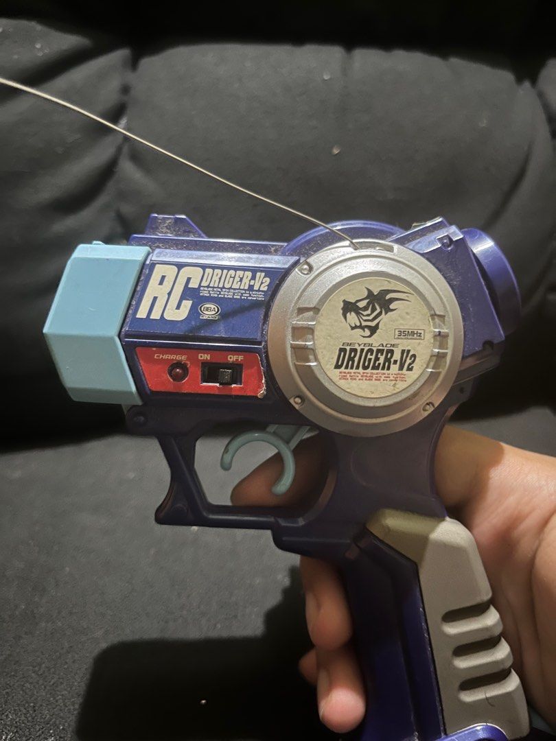 Takara Beyblade g1 Driger V2 RC (remote control) launcher, Hobbies ...