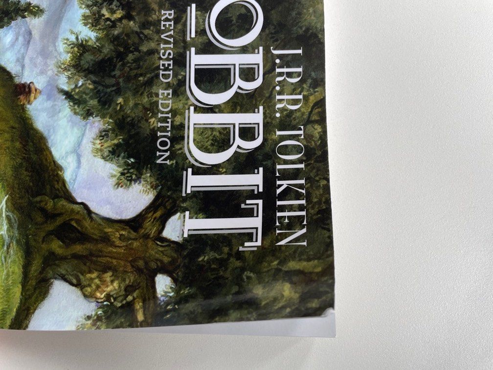 The Hobbit [Graphic Novel, Revised Edition] - J.R.R. Tolkien (Author ...