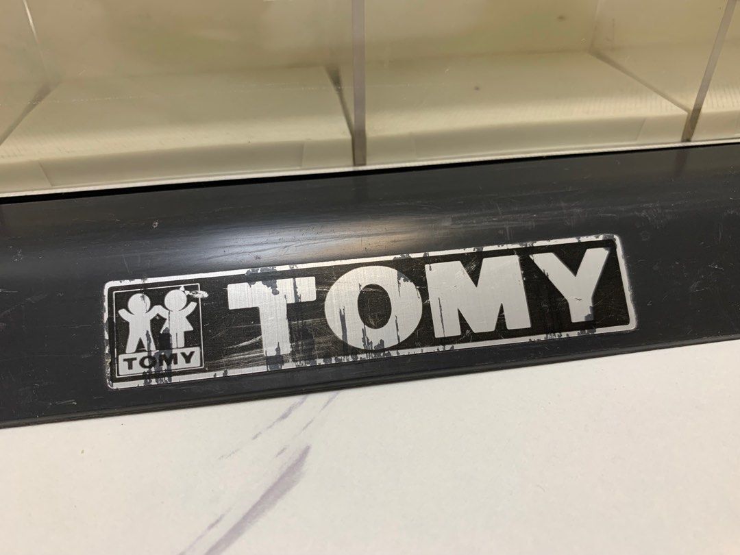 Tomica / Tomy Display Case 懷舊車仔展示櫃 / 展示架 / 展示盒 （紅色）, 興趣及遊戲, 玩具 & 遊戲類 ...