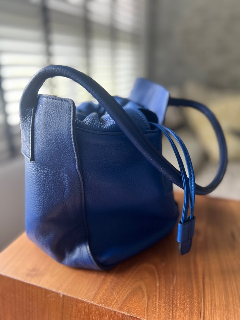 Beracamy (Paris) NOI shoulder bag - 2-tone Blue, Women's Fashion, Bags ...