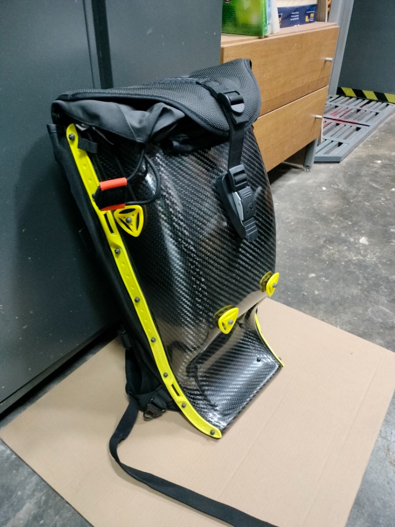 BOBLBEE GTX 25L CARBON BACKPACK Classic glossy WITH BOBLBEE CAMERA INSERT LARGE, Men's Fashion ...