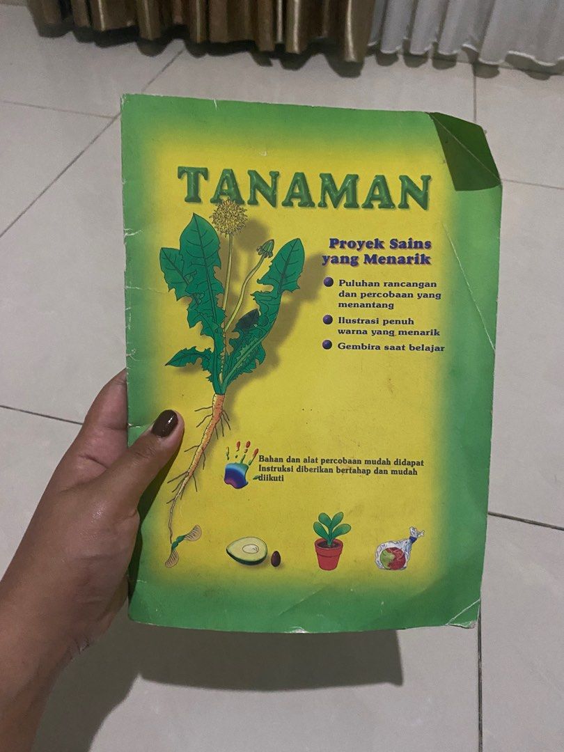 Buku tentang tanaman, Buku & Alat Tulis, Majalah & Lainnya di Carousell