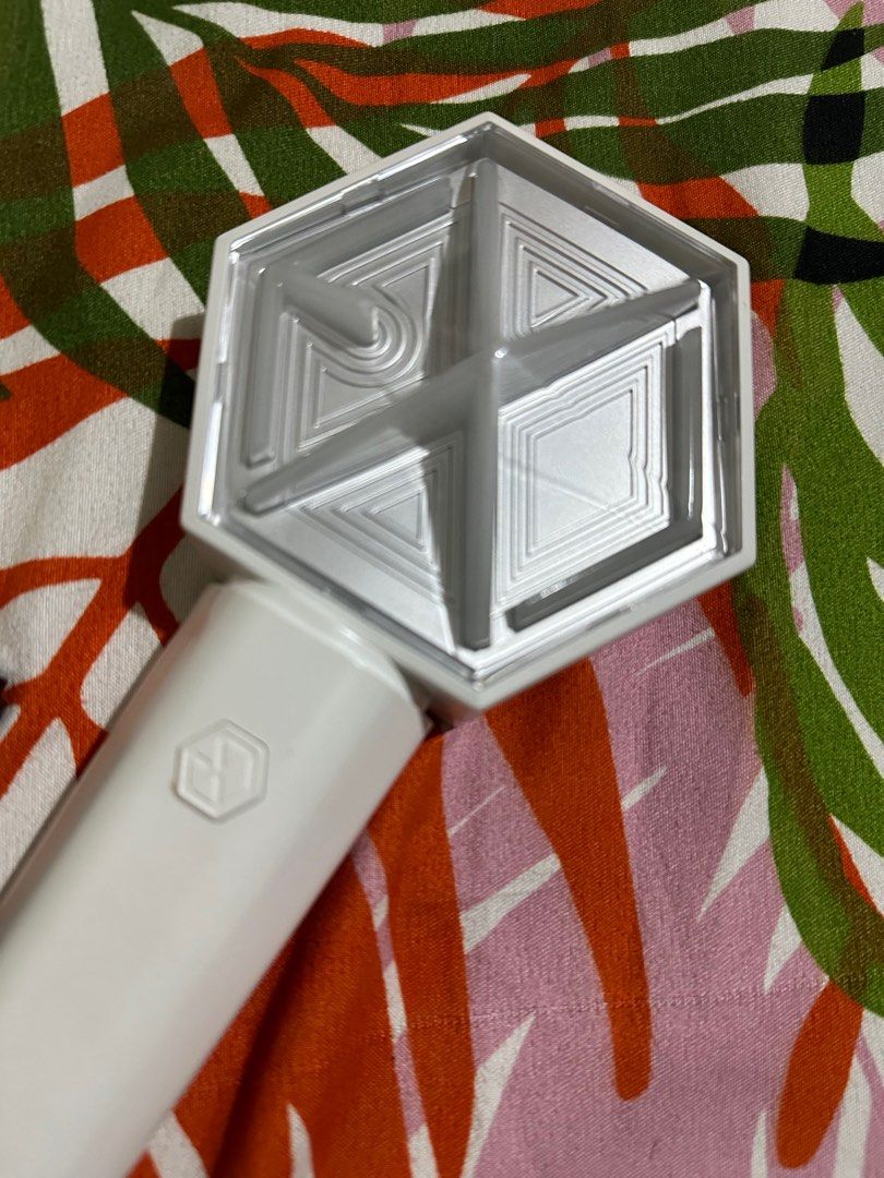 Exo Official Lightstick Version 3, Hobbies & Toys, Memorabilia ...