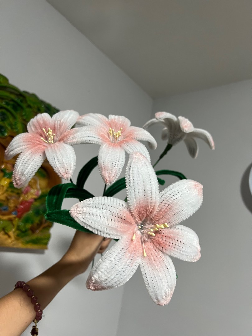 fuzzy wire flower, Hobbies & Toys, Stationary & Craft, Flowers ...